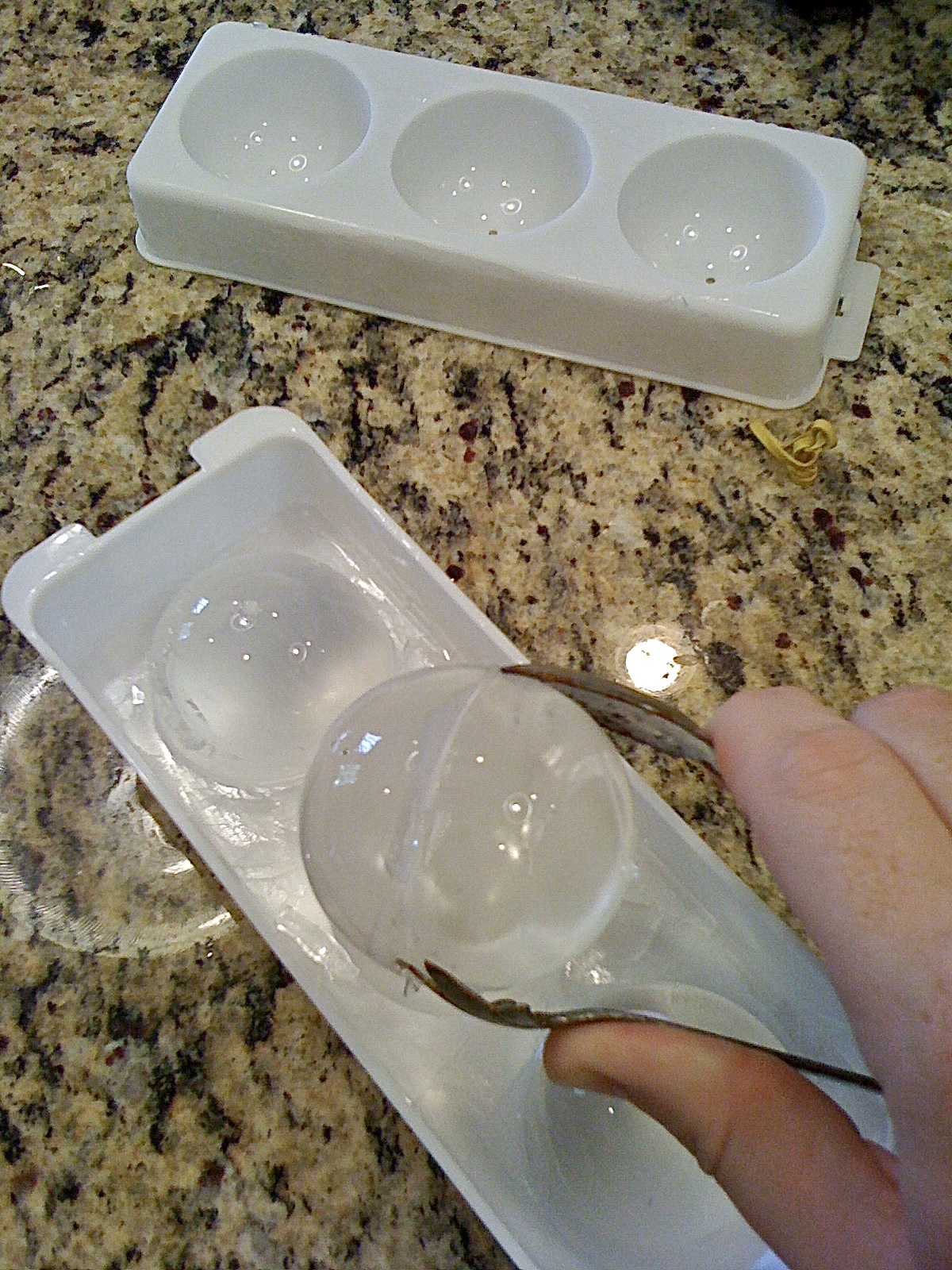 How To Make Spheres of Ice – Summit Sips